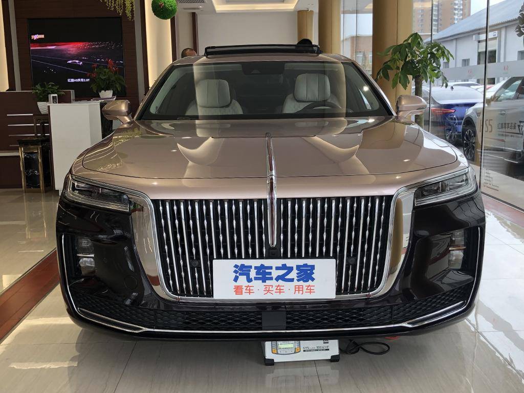 Hongqi H9 xe Tàu nhìn như xe siêu sang trọng ? - Baoxehoi